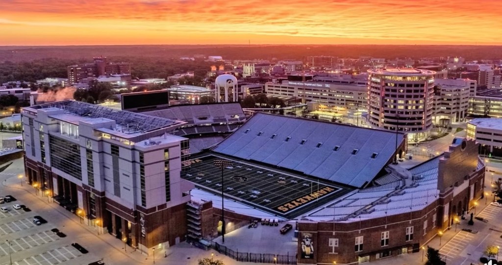 Iowa PBS – Kinnick Stadium: The Insiders’ Tour. | Our Iowa Heritage